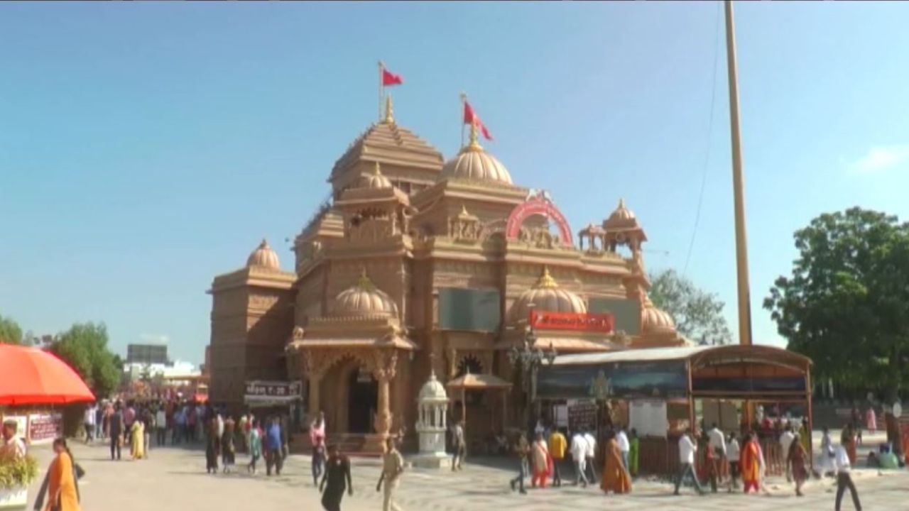 Botad : હનુમાનજીની 54 ફૂટ ઊંચી પ્રતિમા સ્થાપિત કરવાની તૈયારીઓ પુરજોશમાં ...