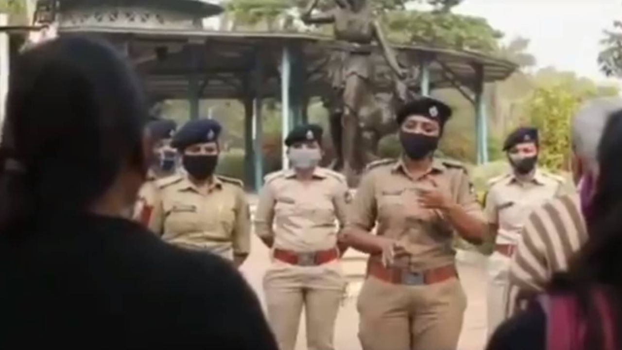 ગુજરાતી વીડિયો : વડોદરાની 'SHE Team'એ ત્રણ રોમિયોને લીધા સકંજામા ...